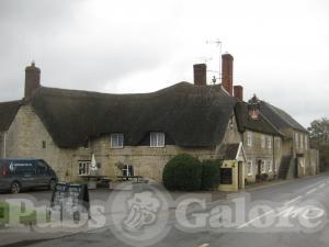 Crown Hotel in Marnhull (near Sturminster Newton) : Pubs Galore