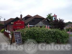 The Round Bush in Bushmead, Luton : Pubs Galore