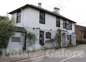 Ostrich Hotel in Robertsbridge : Pubs Galore