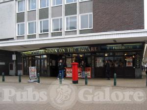 Moon On The Square (JD Wetherspoon) in Basildon : Pubs Galore