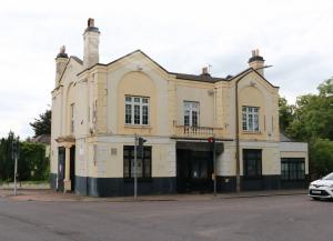 The Maypole in Chigwell Row (near Chigwell) : Pubs Galore