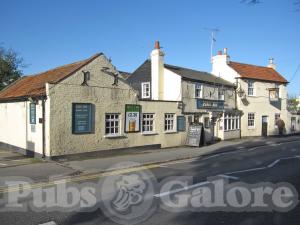 Paul Pry in Rayleigh : Pubs Galore