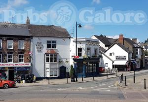 Old White Hart Inn in Coleford : Pubs Galore