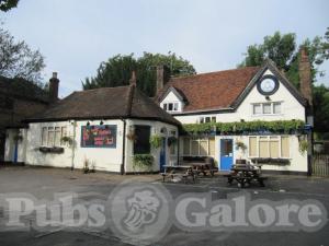 The Queens Head in Wormley, Broxbourne : Pubs Galore