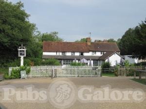 The Hoops Inn in Perry Green, Much Hadham : Pubs Galore