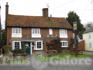 The Half Moon in Wilstone (near Tring) : Pubs Galore