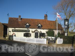 The White Lion in St. Leonards (near Tring) : Pubs Galore