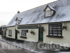 Robin Hood and Little John in Tonwell (near Ware) : Pubs Galore