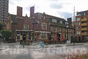 Running Horses in Erith : Pubs Galore