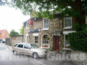 The Walnut Tree in Oakwood Park, Maidstone : Pubs Galore