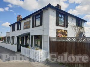 Dancing Dog Saloon in Howt Green (near Sittingbourne) : Pubs Galore