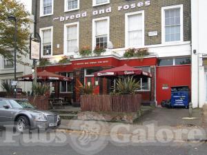 The Bread & Roses in Clapham, SW4 : Pubs Galore