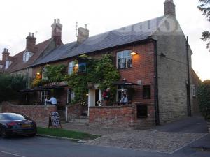 Cowpers Oak in Weston Underwood (near Olney) : Pubs Galore