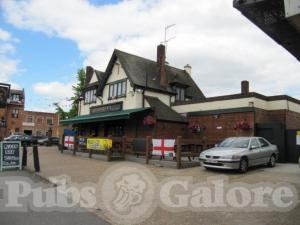 Five Rivers in Hayes : Pubs Galore