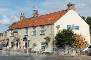 The Buck Inn in Wrelton (near Pickering) : Pubs Galore