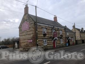 The White Hart in Hackleton (near Northampton) : Pubs Galore