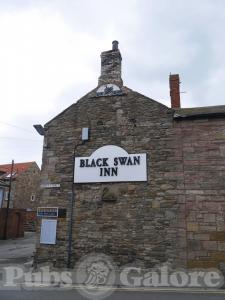 Black Swan Inn in Seahouses : Pubs Galore