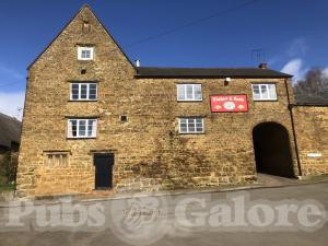 Elephant & Castle in Bloxham (near Banbury) : Pubs Galore