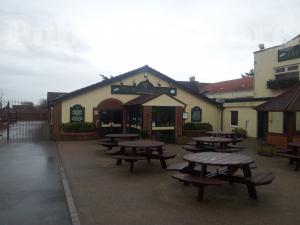 The Beachcomber in Brean (near Burnham-On-Sea) : Pubs Galore