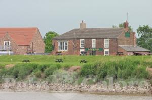 Dog & Gun in East Butterwick (near Scunthorpe) : Pubs Galore