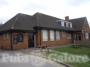 The Dene Brook in Dalton (near Rotherham) : Pubs Galore