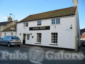 The Queens Head in Kessingland (near Lowestoft) : Pubs Galore