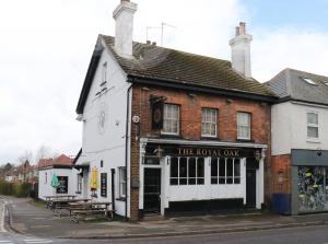 The Royal Oak in Caterham : Pubs Galore