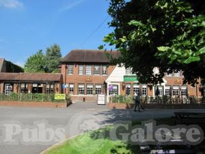 Midday Sun in Chipstead (near Coulsdon) : Pubs Galore