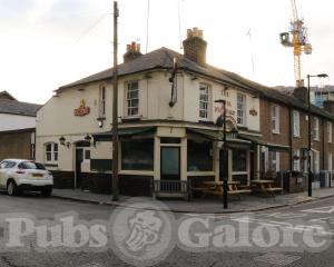 The Royal Standard in Croydon : Pubs Galore