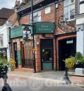 Volunteer in Godalming : Pubs Galore