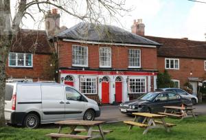 The Sun Inn in Dunsfold (near Godalming) : Pubs Galore