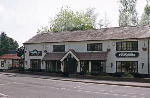The Compasses Inn in Gomshall (near Guildford) : Pubs Galore