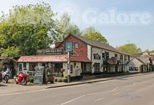 The Compasses Inn in Gomshall (near Guildford) : Pubs Galore