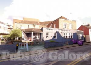 The Black Horse in Norbiton (near Kingston Upon Thames) : Pubs Galore