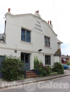 The Home Cottage in Redhill : Pubs Galore