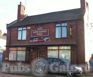 Gate Hangs Well in Netherton, Dudley : Pubs Galore