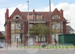 The New Airedale in Glasshoughton, Castleford : Pubs Galore