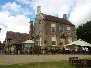 Dumb Post Inn in Bremhill (near Calne) : Pubs Galore
