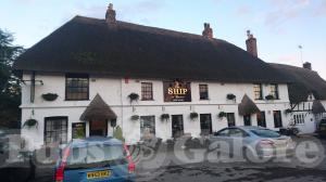The Ship Inn in Upavon (near Pewsey) : Pubs Galore