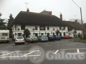 The Ship Inn in Upavon (near Pewsey) : Pubs Galore
