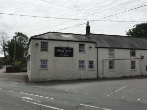 The White Hart in Corsley (near Warminster) : Pubs Galore