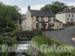 Tafarn y Bont (Bridgend Inn) in Govilon (near Abergavenny) : Pubs Galore