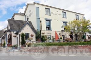 Beaufort Arms Hotel in Raglan (near Usk) : Pubs Galore