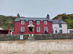 Tŷ Coch Inn in Morfa Nefyn (near Pwllheli) : Pubs Galore