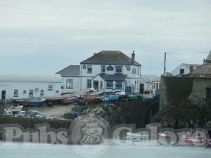 The Paris Hotel in Coverack (near Helston) : Pubs Galore