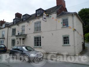 The Goat Hotel in Llanfair Caereinion (near Welshpool) : Pubs Galore