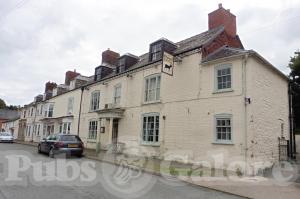 The Goat Hotel in Llanfair Caereinion (near Welshpool) : Pubs Galore