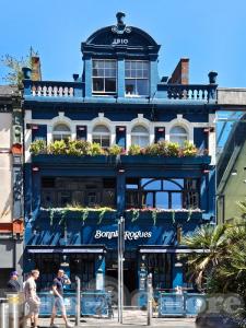 Bonnie Rogues in Cardiff : Pubs Galore