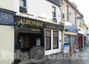 The Albion Bar in Saltcoats : Pubs Galore