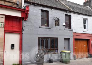 Crams Bar in Alloa : Pubs Galore